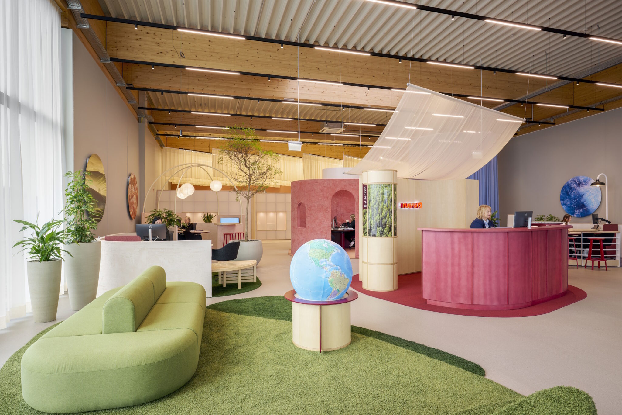 Ruefa präsentiert neues Store-Konzept – Reiselust wecken mit digitaler ...