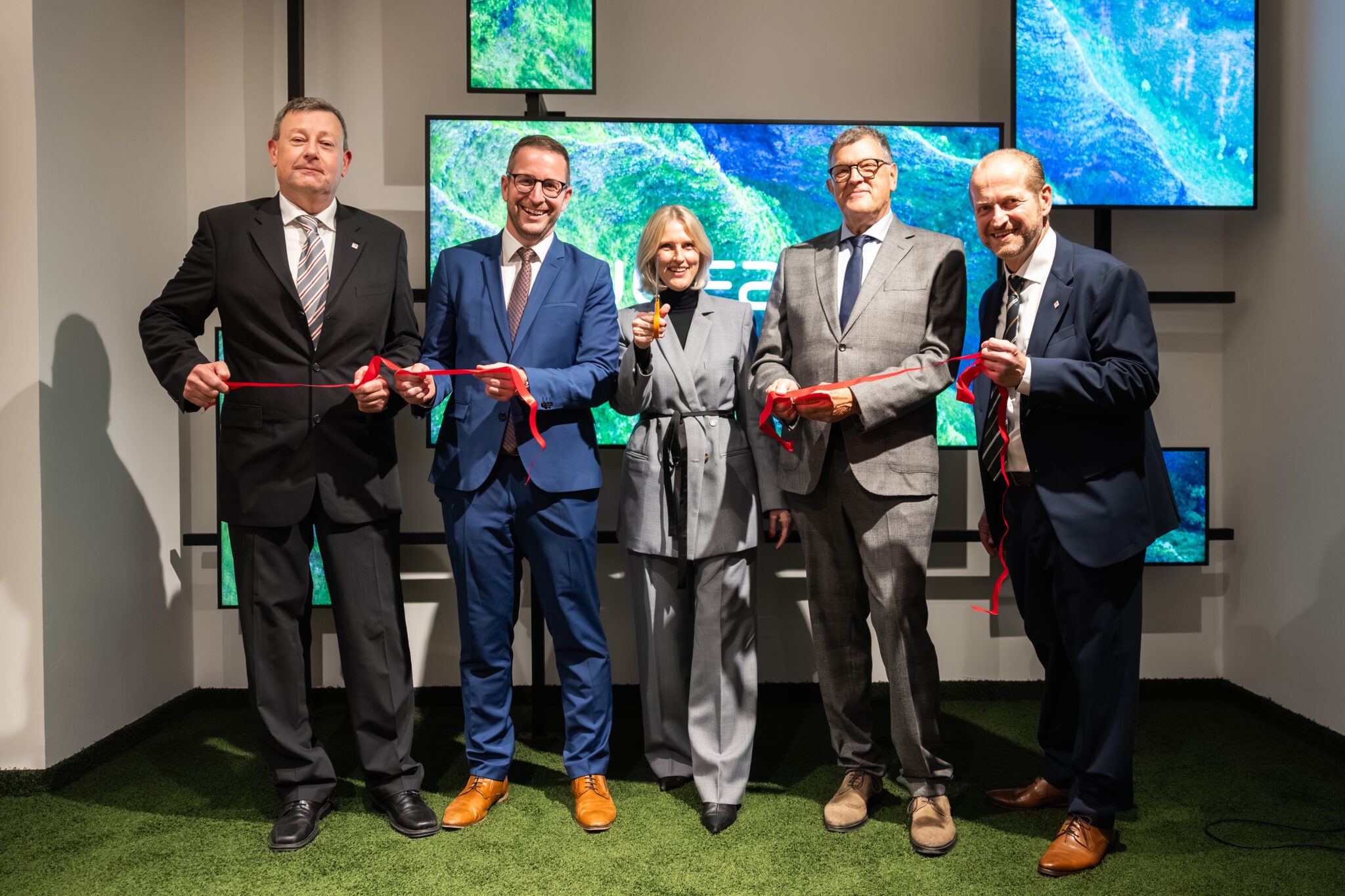 Ruefa feiert glanzvolle Neueröffnung mit modernem Reisestore am ...